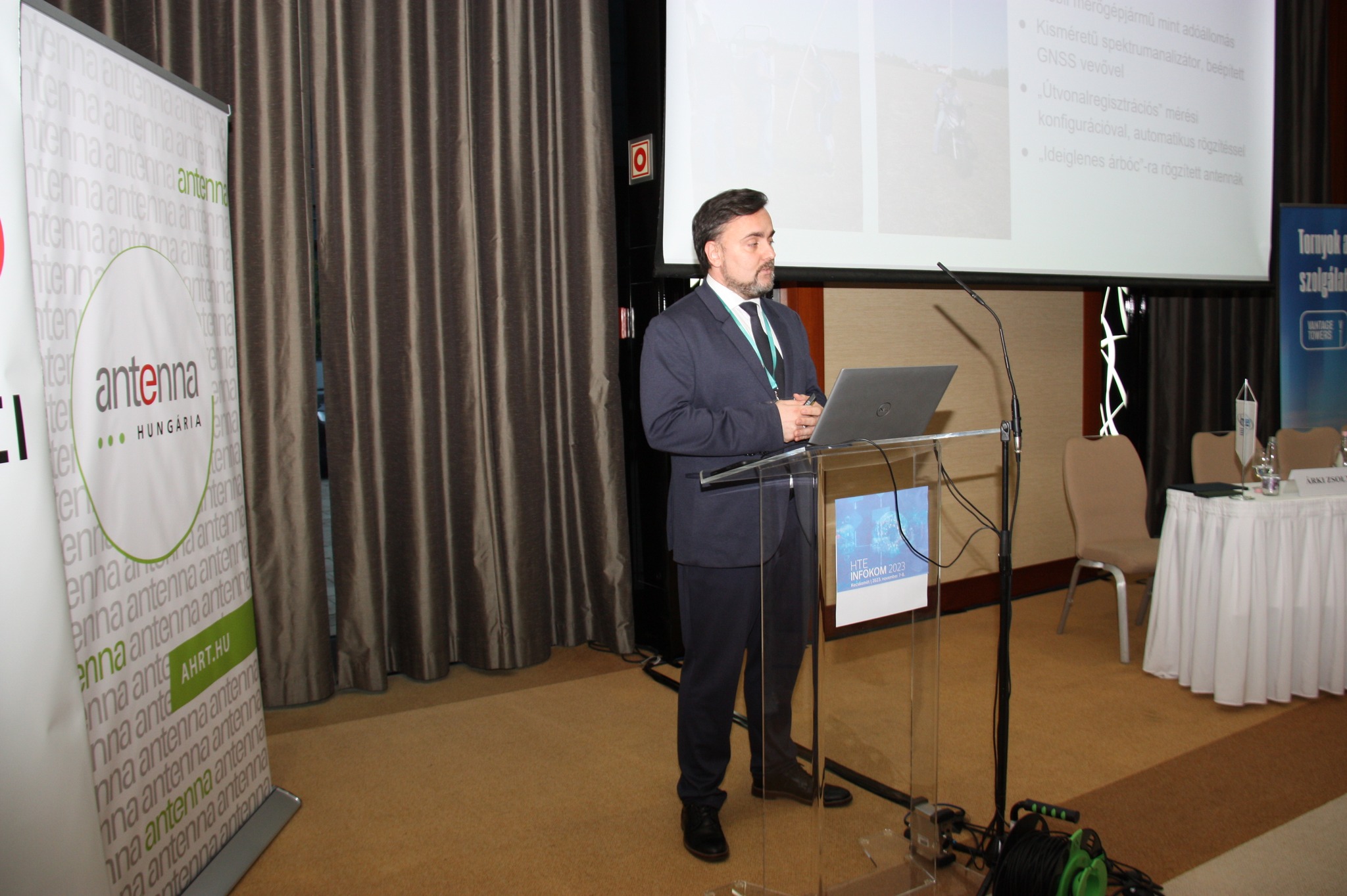 NMHH-szakértők részvételével zajlott az infokommunikáció aktuális ...